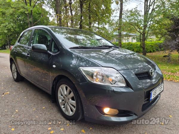 Toyota Auris 2008 Tallina vietnē Pelēks Toyota Auris 2008 Tallina, ar dzinēja tilpumu 1.60 L un nobraukumu 250 tūkst. km par 2999 €, foto 5 vietnē AUTOMOTO.COM.LV