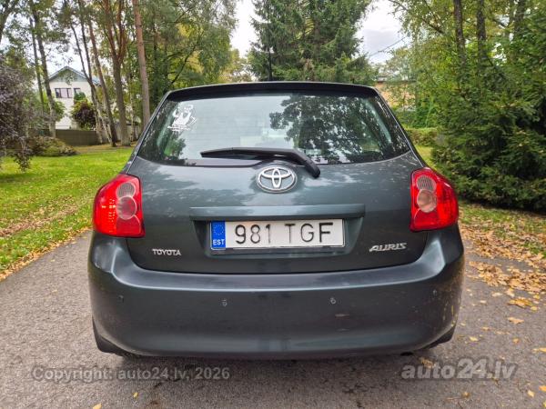 Toyota Auris 2008 Tallina vietnē Pelēks Toyota Auris 2008 Tallina, ar dzinēja tilpumu 1.60 L un nobraukumu 250 tūkst. km par 2999 €, foto 7 vietnē AUTOMOTO.COM.LV