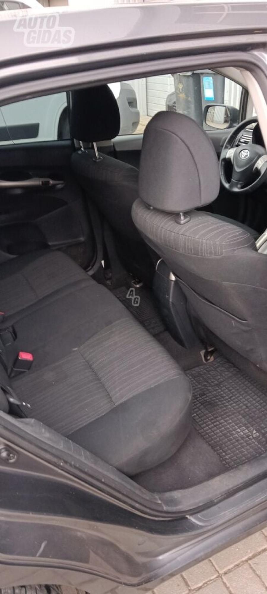 Grey Toyota Auris 2008 in Vilnius, with an engine capacity of 2.00 L and mileage of 268 thousand km for 2300 €, photo 7 on AUTOMOTO.COM.LV