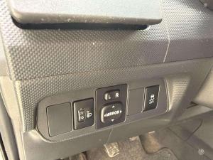 Grey Toyota Auris 2008 in Vilnius, with an engine capacity of 1.60 L and mileage of 101 thousand km for 6650 €, photo 15 on AUTOMOTO.COM.LV