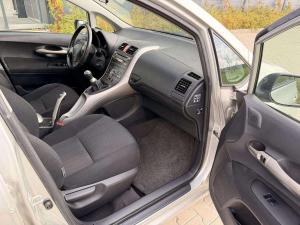Grey Toyota Auris 2008 in Vilnius, with an engine capacity of 1.60 L and mileage of 101 thousand km for 6650 €, photo 24 on AUTOMOTO.COM.LV