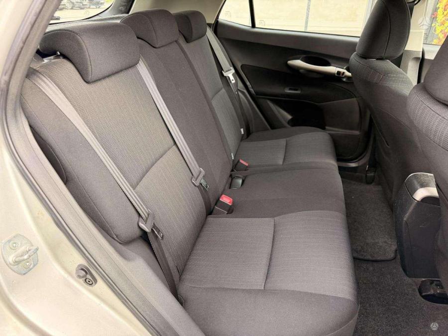 Grey Toyota Auris 2008 in Vilnius, with an engine capacity of 1.60 L and mileage of 101 thousand km for 6650 €, photo 25 on AUTOMOTO.COM.LV