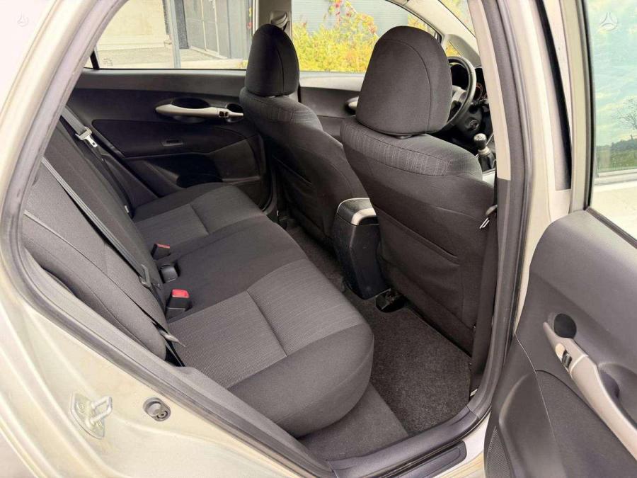 Grey Toyota Auris 2008 in Vilnius, with an engine capacity of 1.60 L and mileage of 101 thousand km for 6650 €, photo 26 on AUTOMOTO.COM.LV