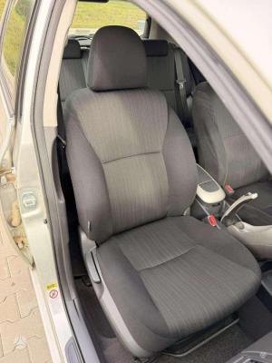 Grey Toyota Auris 2008 in Vilnius, with an engine capacity of 1.60 L and mileage of 101 thousand km for 6650 €, photo 29 on AUTOMOTO.COM.LV