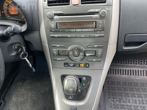 Grey Toyota Auris 2008 in Riga, with an engine capacity of 1.60 L and mileage of 286 thousand km for 1750 €, photo 14 on AUTOMOTO.COM.LV