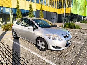 Pelēks Toyota Auris 2008 Viļņa, ar dzinēja tilpumu 2.00 L un nobraukumu 281 tūkst. km par 1999 €, foto 3 vietnē AUTOMOTO.COM.LV