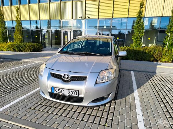 Grey Toyota Auris 2008 in Vilnius, with an engine capacity of 2.00 L and mileage of 281 thousand km for 1999 €, photo 4 on AUTOMOTO.COM.LV