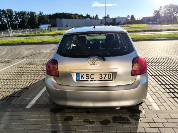 Grey Toyota Auris 2008 in Vilnius, with an engine capacity of 2.00 L and mileage of 281 thousand km for 1999 €, photo 7 on AUTOMOTO.COM.LV