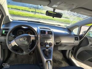 Pelēks Toyota Auris 2008 Viļņa, ar dzinēja tilpumu 2.00 L un nobraukumu 281 tūkst. km par 1999 €, foto 12 vietnē AUTOMOTO.COM.LV