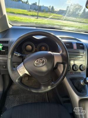 Pelēks Toyota Auris 2008 Viļņa, ar dzinēja tilpumu 2.00 L un nobraukumu 281 tūkst. km par 1999 €, foto 13 vietnē AUTOMOTO.COM.LV