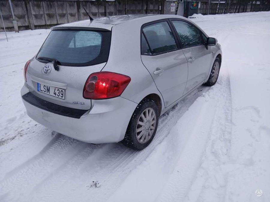 Pelēks Toyota Auris 2009 Radviliškis, ar dzinēja tilpumu 1.36 L un nobraukumu 203 tūkst. km par 1999 €, foto 4 vietnē AUTOMOTO.COM.LV