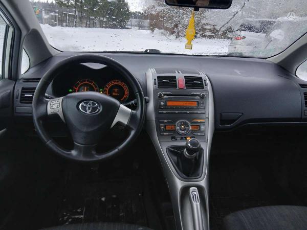Pelēks Toyota Auris 2009 Radviliškis, ar dzinēja tilpumu 1.36 L un nobraukumu 203 tūkst. km par 1999 €, foto 7 vietnē AUTOMOTO.COM.LV