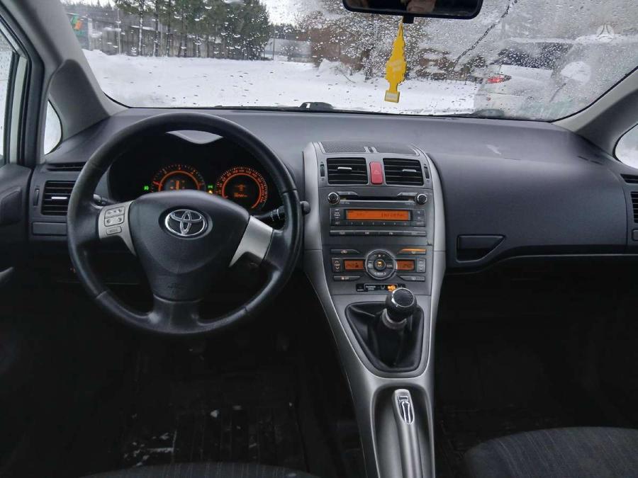 Pelēks Toyota Auris 2009 Radviliškis, ar dzinēja tilpumu 1.36 L un nobraukumu 203 tūkst. km par 1999 €, foto 7 vietnē AUTOMOTO.COM.LV