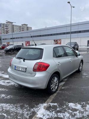 Grey Toyota Auris 2009 in Kaunas, with an engine capacity of 1.36 L and mileage of 122 thousand km for 3500 €, photo 4 on AUTOMOTO.COM.LV