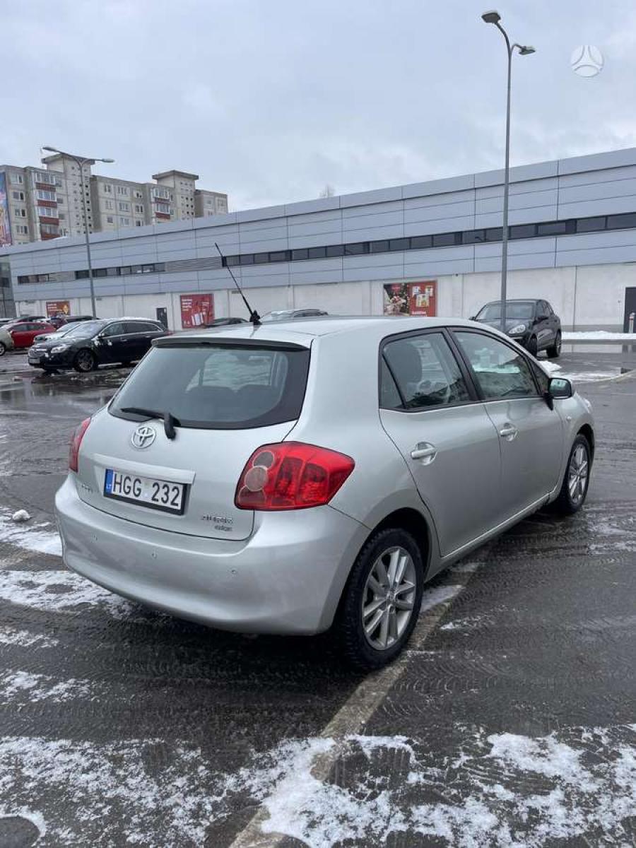 Grey Toyota Auris 2009 in Kaunas, with an engine capacity of 1.36 L and mileage of 122 thousand km for 3500 €, photo 4 on AUTOMOTO.COM.LV