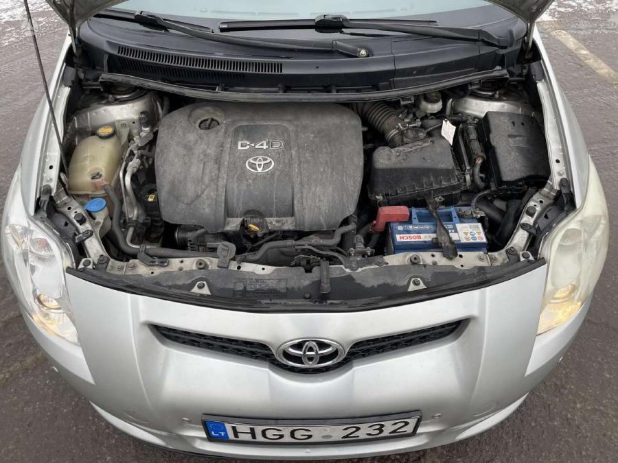 Grey Toyota Auris 2009 in Kaunas, with an engine capacity of 1.36 L and mileage of 122 thousand km for 3500 €, photo 14 on AUTOMOTO.COM.LV