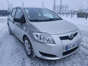 Grey Toyota Auris 2009 in Vilnius, with an engine capacity of 1.40 L and mileage of 237 thousand km for 3700 €, photo 8 on AUTOMOTO.COM.LV