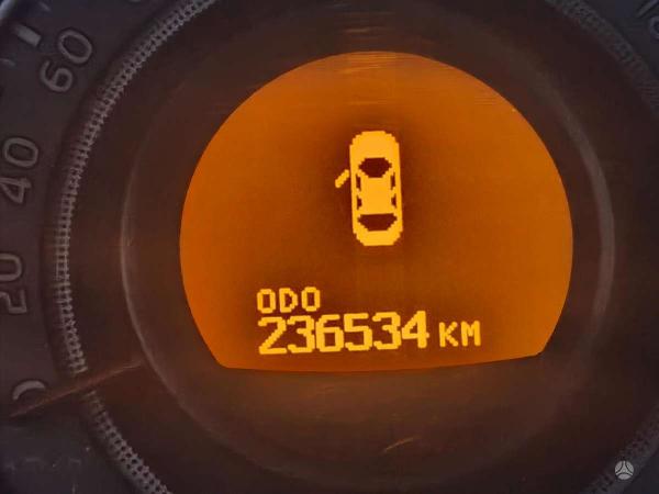 Pelēks Toyota Auris 2009 Viļņa, ar dzinēja tilpumu 1.40 L un nobraukumu 237 tūkst. km par 3700 €, foto 11 vietnē AUTOMOTO.COM.LV