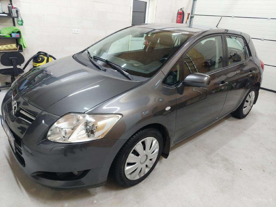Grey Toyota Auris 2009 in Silale, with an engine capacity of 1.40 L and mileage of 194 thousand km for 3800 €, photo 2 on AUTOMOTO.COM.LV