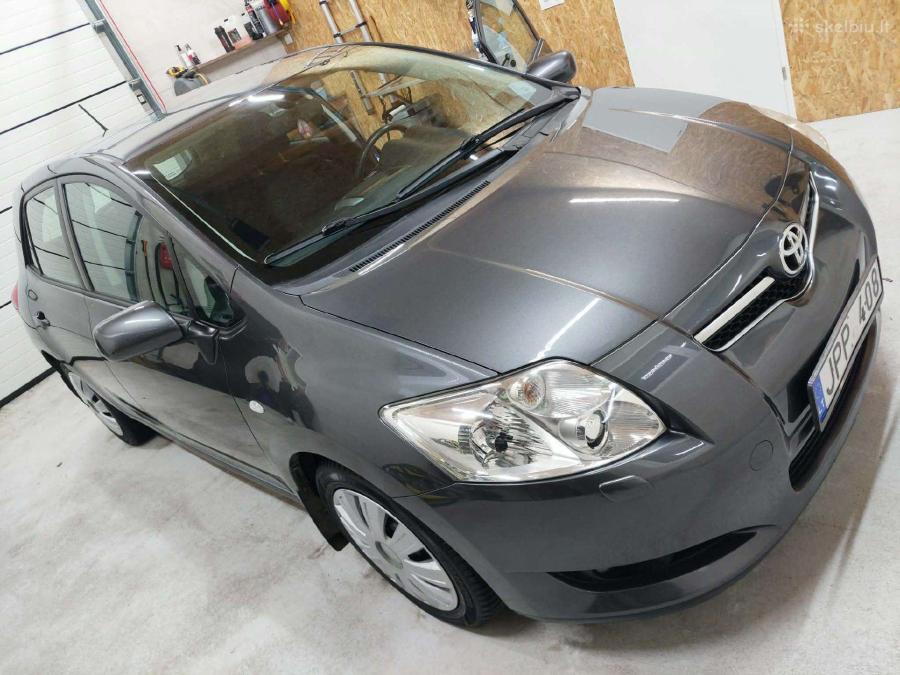 Grey Toyota Auris 2009 in Silale, with an engine capacity of 1.40 L and mileage of 194 thousand km for 3800 €, photo 6 on AUTOMOTO.COM.LV