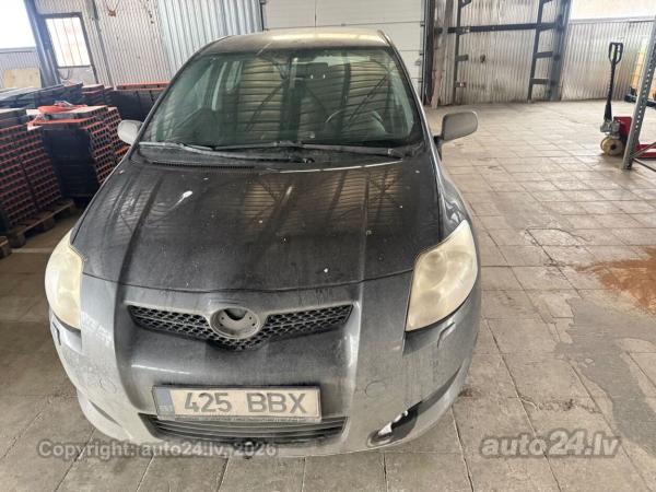 Pelēks Toyota Auris 2009 Tallina, ar dzinēja tilpumu 1.60 L un nobraukumu 233 tūkst. km par 3000 €, foto 2 vietnē AUTOMOTO.COM.LV