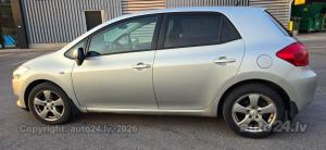 Pelēks Toyota Auris 2009 Jehvi, ar dzinēja tilpumu 1.40 L un nobraukumu 315 tūkst. km par 3600 €, foto 4 vietnē AUTOMOTO.COM.LV