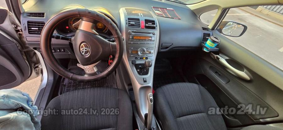 Pelēks Toyota Auris 2009 Jehvi, ar dzinēja tilpumu 1.40 L un nobraukumu 315 tūkst. km par 3600 €, foto 9 vietnē AUTOMOTO.COM.LV