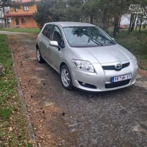 Pelēks Toyota Auris 2009 Marijampole, ar dzinēja tilpumu 2.00 L un nobraukumu 237 tūkst. km par 2900 €, foto  vietnē AUTOMOTO.COM.LV