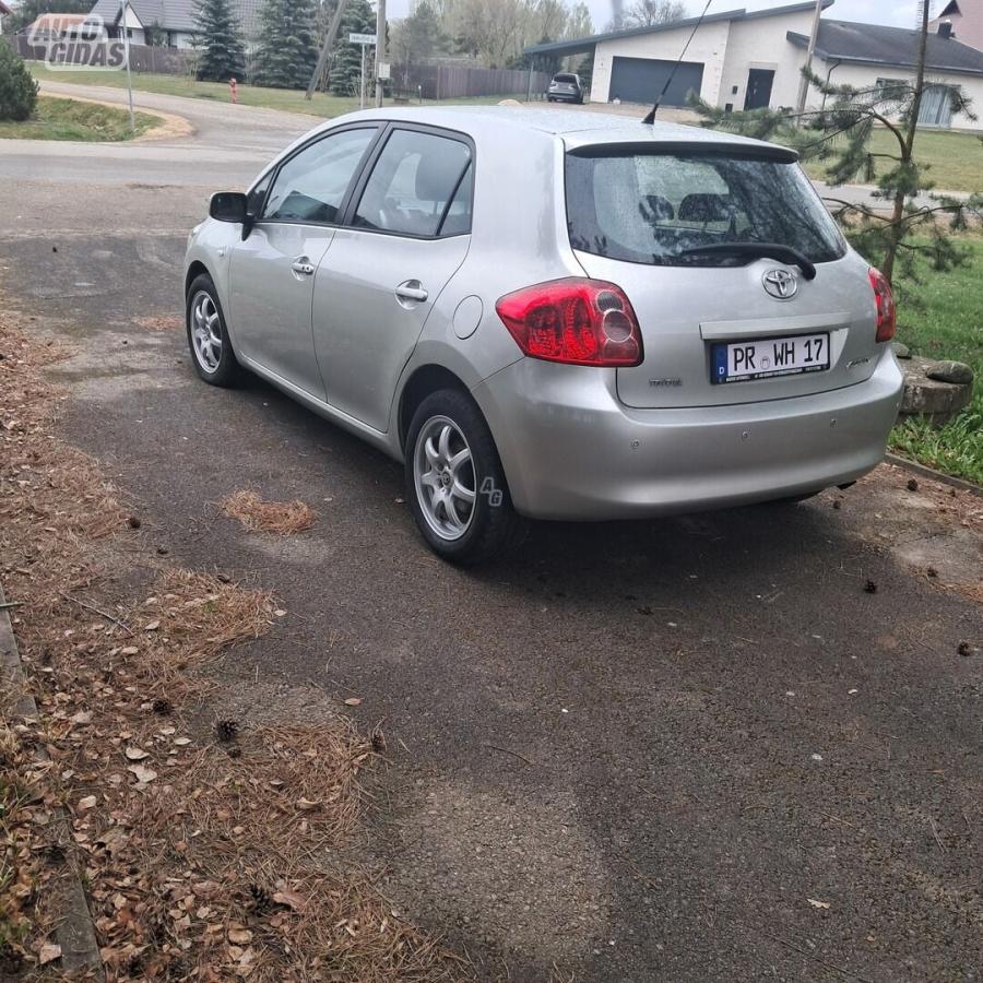 Pelēks Toyota Auris 2009 Marijampole, ar dzinēja tilpumu 2.00 L un nobraukumu 237 tūkst. km par 2900 €, foto 6 vietnē AUTOMOTO.COM.LV