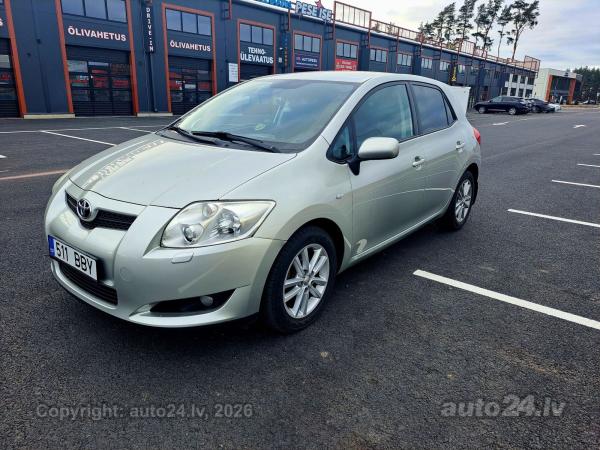 Pelēks Toyota Auris 2009 Tallina, ar dzinēja tilpumu 1.60 L un nobraukumu 166 tūkst. km par 2690 €, foto 1 vietnē AUTOMOTO.COM.LV