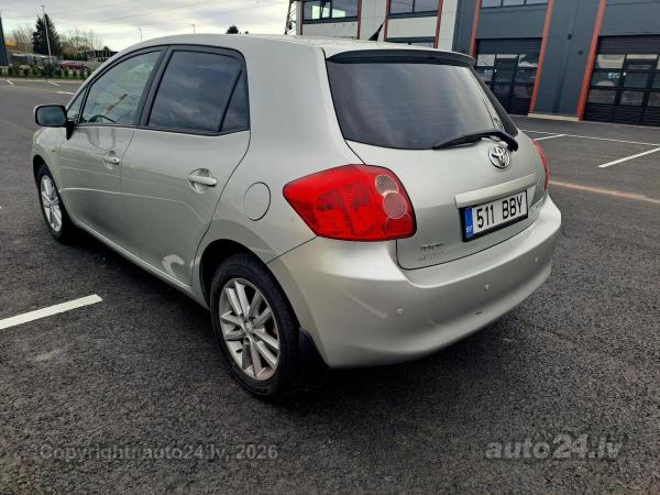 Pelēks Toyota Auris 2009 Tallina, ar dzinēja tilpumu 1.60 L un nobraukumu 166 tūkst. km par 2690 €, foto 4 vietnē AUTOMOTO.COM.LV