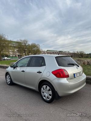 Pelēks Toyota Auris 2009 Tallina, ar dzinēja tilpumu 1.40 L un nobraukumu 157 tūkst. km par 2950 €, foto 4 vietnē AUTOMOTO.COM.LV