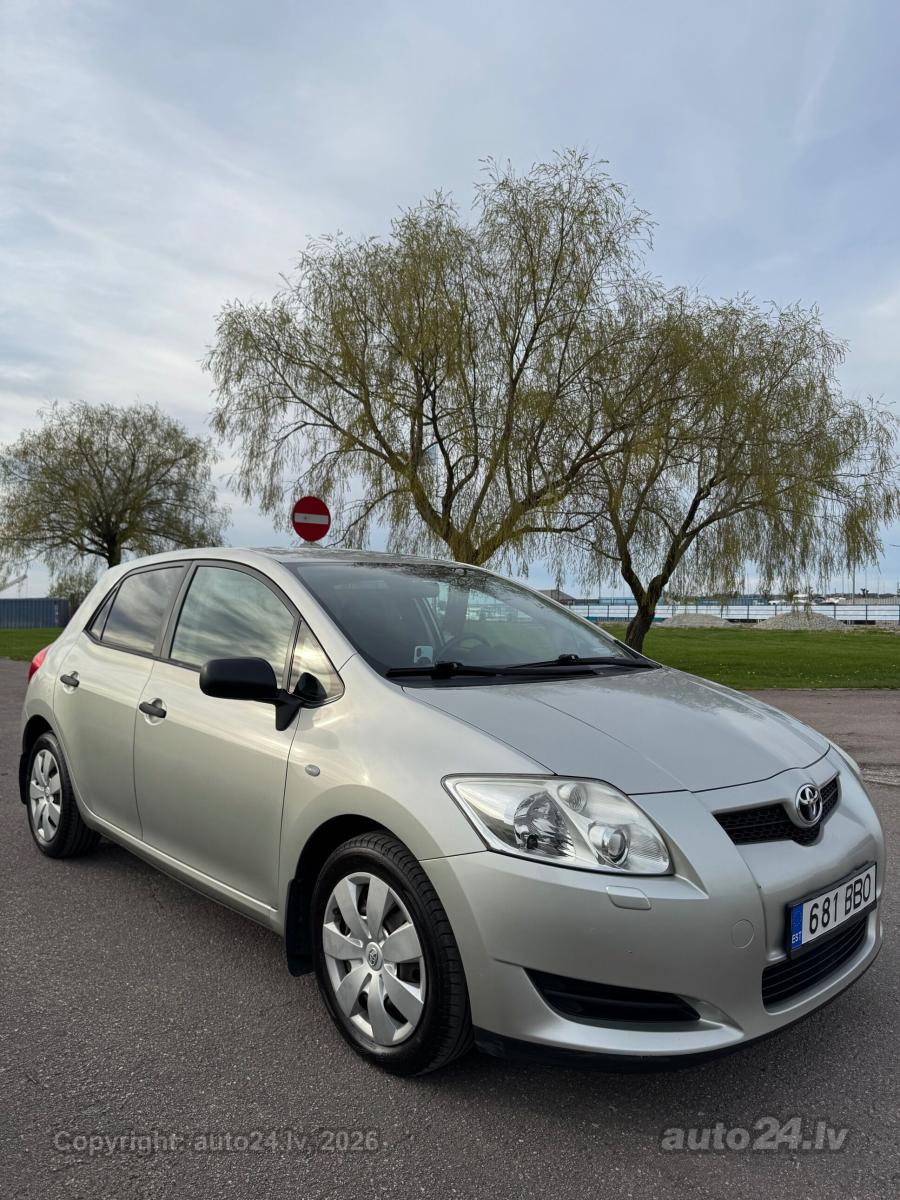 Pelēks Toyota Auris 2009 Tallina, ar dzinēja tilpumu 1.40 L un nobraukumu 157 tūkst. km par 2950 €, foto 7 vietnē AUTOMOTO.COM.LV