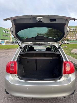 Pelēks Toyota Auris 2009 Tallina, ar dzinēja tilpumu 1.40 L un nobraukumu 157 tūkst. km par 2950 €, foto 10 vietnē AUTOMOTO.COM.LV