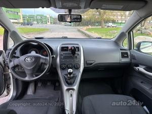 Pelēks Toyota Auris 2009 Tallina, ar dzinēja tilpumu 1.40 L un nobraukumu 157 tūkst. km par 2950 €, foto 11 vietnē AUTOMOTO.COM.LV