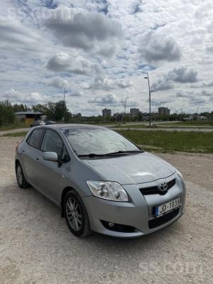Pelēks Toyota Auris 2009 Rīga, ar dzinēja tilpumu 1.60 L un nobraukumu 286 tūkst. km par 2990 €, foto 3 vietnē AUTOMOTO.COM.LV