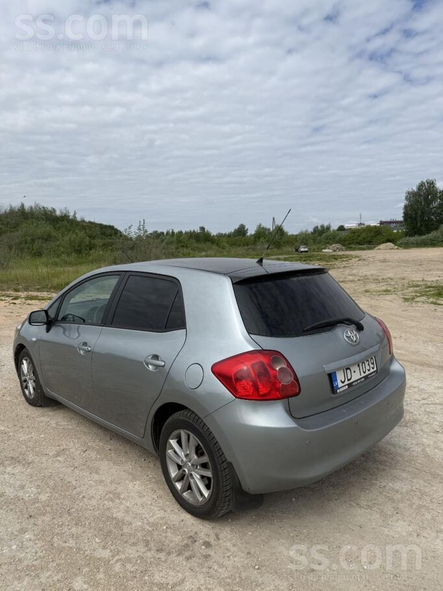 Pelēks Toyota Auris 2009 Rīga, ar dzinēja tilpumu 1.60 L un nobraukumu 286 tūkst. km par 2990 €, foto 5 vietnē AUTOMOTO.COM.LV