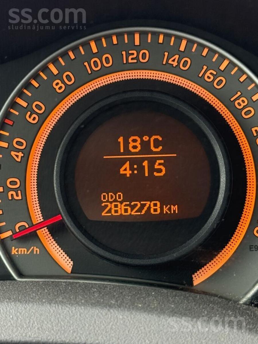 Pelēks Toyota Auris 2009 Rīga, ar dzinēja tilpumu 1.60 L un nobraukumu 286 tūkst. km par 2990 €, foto 8 vietnē AUTOMOTO.COM.LV