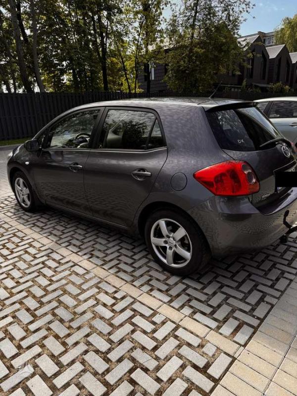 Pelēks Toyota Auris 2009 Kauņa, ar dzinēja tilpumu 1.60 L un nobraukumu 270 tūkst. km par 3400 €, foto 4 vietnē AUTOMOTO.COM.LV