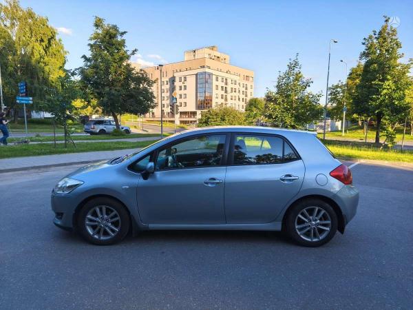 Grey Toyota Auris 2009 in Vilnius, with an engine capacity of 1.36 L and mileage of 168 thousand km for 3000 €, photo 6 on AUTOMOTO.COM.LV
