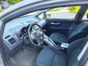 Pelēks Toyota Auris 2009 Viļņa, ar dzinēja tilpumu 1.36 L un nobraukumu 168 tūkst. km par 3000 €, foto 10 vietnē AUTOMOTO.COM.LV