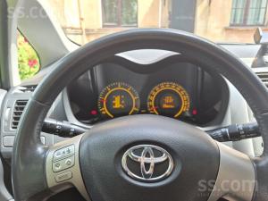 Pelēks Toyota Auris 2009 Ogre, ar dzinēja tilpumu 2.00 L un nobraukumu 219 tūkst. km par 3000 €, foto 11 vietnē AUTOMOTO.COM.LV