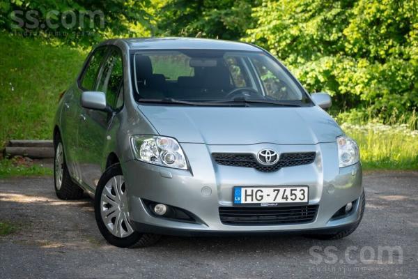 Pelēks Toyota Auris 2009 Talsi, ar dzinēja tilpumu 1.60 L un nobraukumu 191 tūkst. km par 3490 €, foto 1 vietnē AUTOMOTO.COM.LV