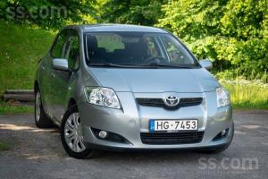 Pelēks Toyota Auris 2009 Talsi, ar dzinēja tilpumu 1.60 L un nobraukumu 191 tūkst. km par 3490 €, foto  vietnē AUTOMOTO.COM.LV