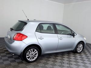 Pelēks Toyota Auris 2009 Tallina, ar dzinēja tilpumu 1.60 L un nobraukumu 129 tūkst. km par 3499 €, foto 4 vietnē AUTOMOTO.COM.LV