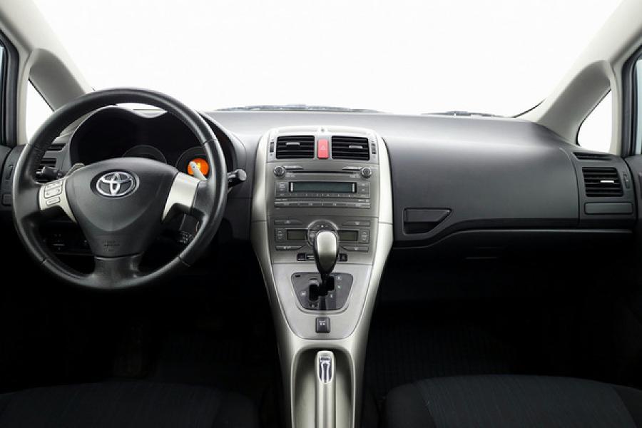 Pelēks Toyota Auris 2009 Tallina, ar dzinēja tilpumu 1.60 L un nobraukumu 129 tūkst. km par 3499 €, foto 6 vietnē AUTOMOTO.COM.LV