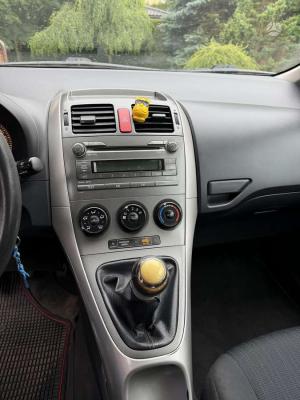 Pelēks Toyota Auris 2009 Viļņa, ar dzinēja tilpumu 1.36 L un nobraukumu 228 tūkst. km par 3000 €, foto 12 vietnē AUTOMOTO.COM.LV