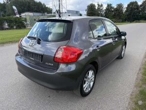 Pelēks Toyota Auris 2009 Vilkaviškis, ar dzinēja tilpumu 1.36 L un nobraukumu 207 tūkst. km par 3100 €, foto 8 vietnē AUTOMOTO.COM.LV