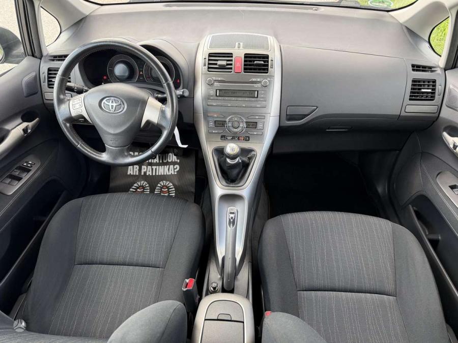 Pelēks Toyota Auris 2009 Vilkaviškis, ar dzinēja tilpumu 1.36 L un nobraukumu 207 tūkst. km par 3100 €, foto 14 vietnē AUTOMOTO.COM.LV