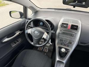 Pelēks Toyota Auris 2009 Vilkaviškis, ar dzinēja tilpumu 1.36 L un nobraukumu 207 tūkst. km par 3100 €, foto 15 vietnē AUTOMOTO.COM.LV